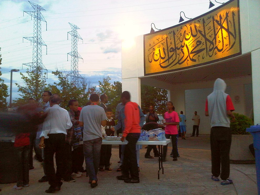 Night 27 – Ottawa Islamic Centre – Assalam Mosque | 2335 St Laurent ...