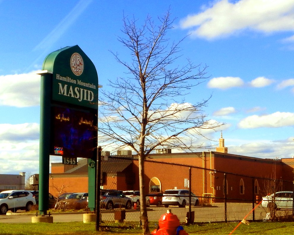 Day 15 – Asr Prayer – Drive-Thru Iftar – MAH – Muslim Association of ...