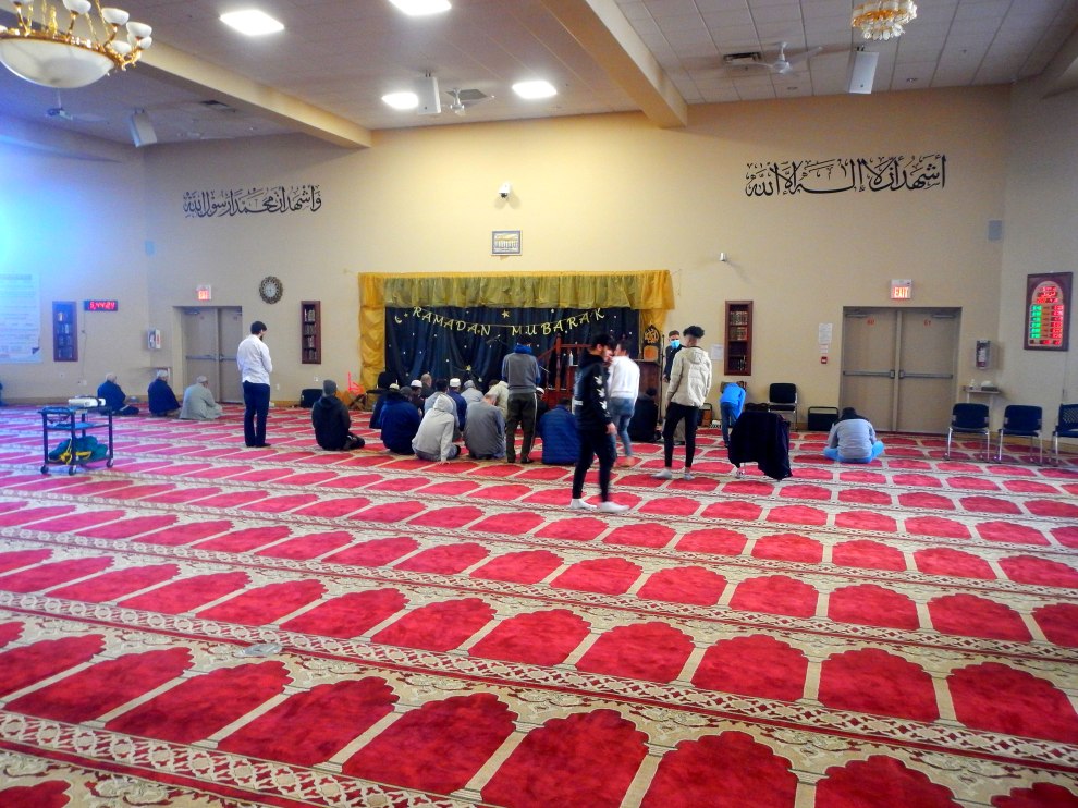 Day 15 – Asr Prayer – Drive-Thru Iftar – MAH – Muslim Association of ...